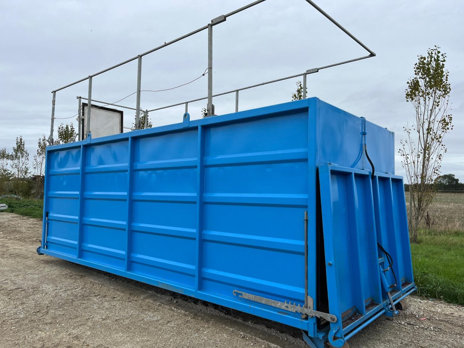 Moos AVC Container - Dexter Watson